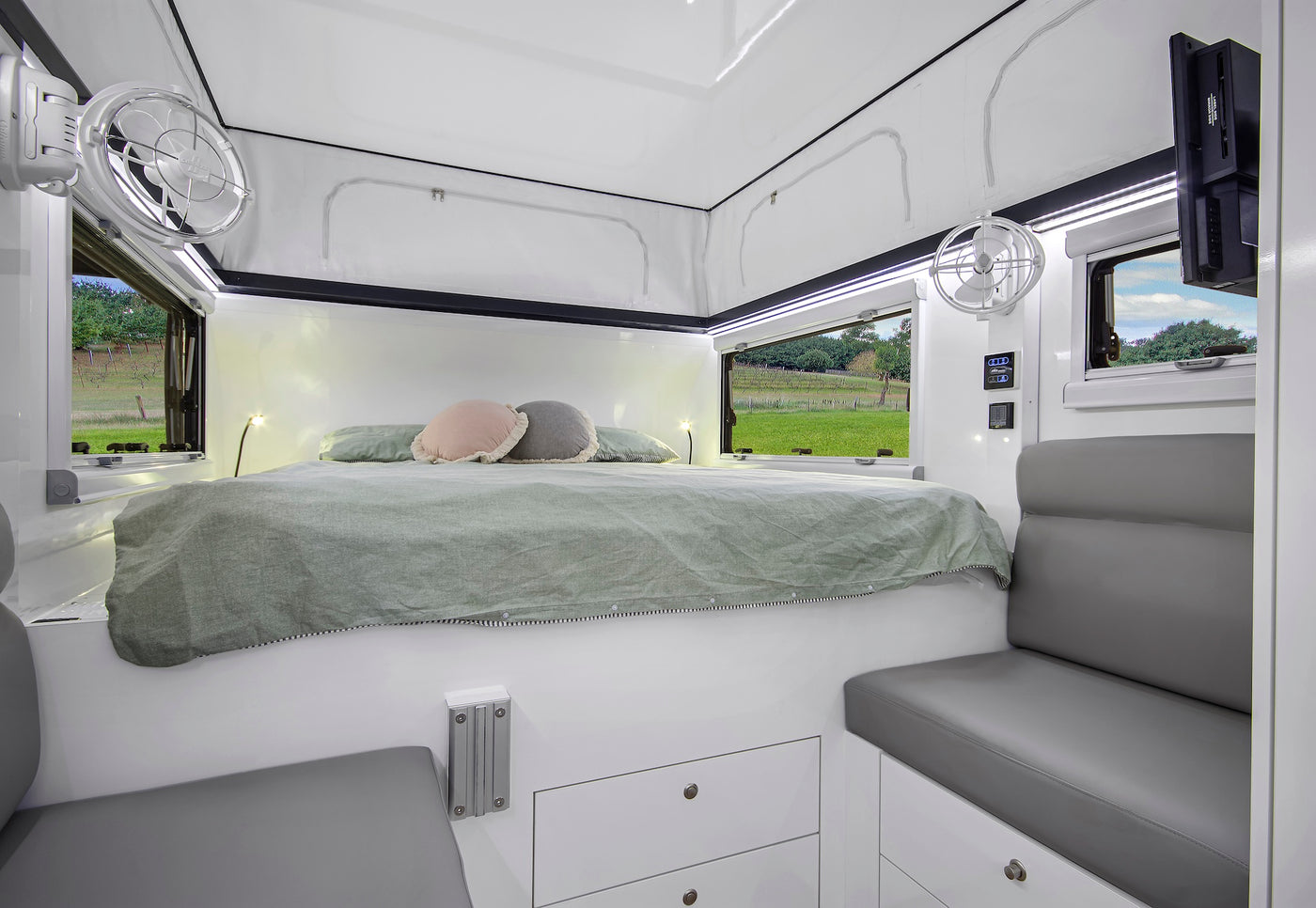 ALPINE-14 – Alpine Campers